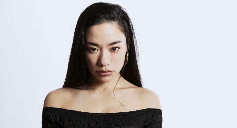 Awich 本名や娘の存在・夫の死因と彼女を救った沖縄と父の言葉 | あの頃のJ-POP情報局